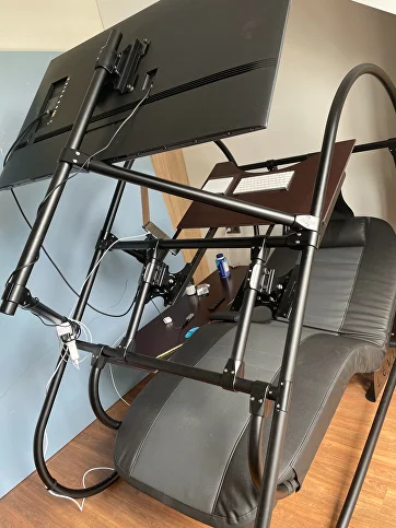 Levus Zero Gravity Workstation